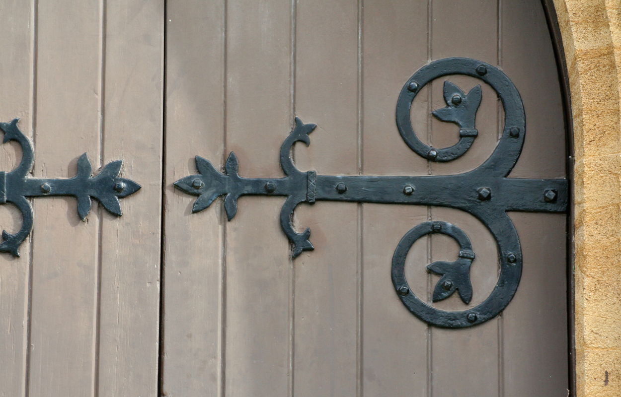 Choosing The Right Hinge For Your Home Project - Find And Buy Hinges